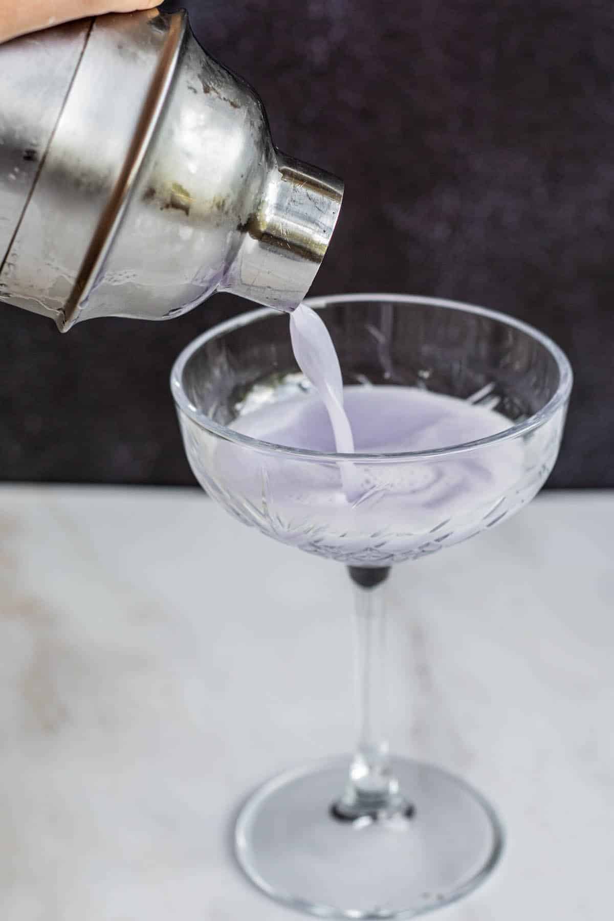 Empress 1908 Gin Cocktail - Pink Gin Sour - Home Recipe Guide